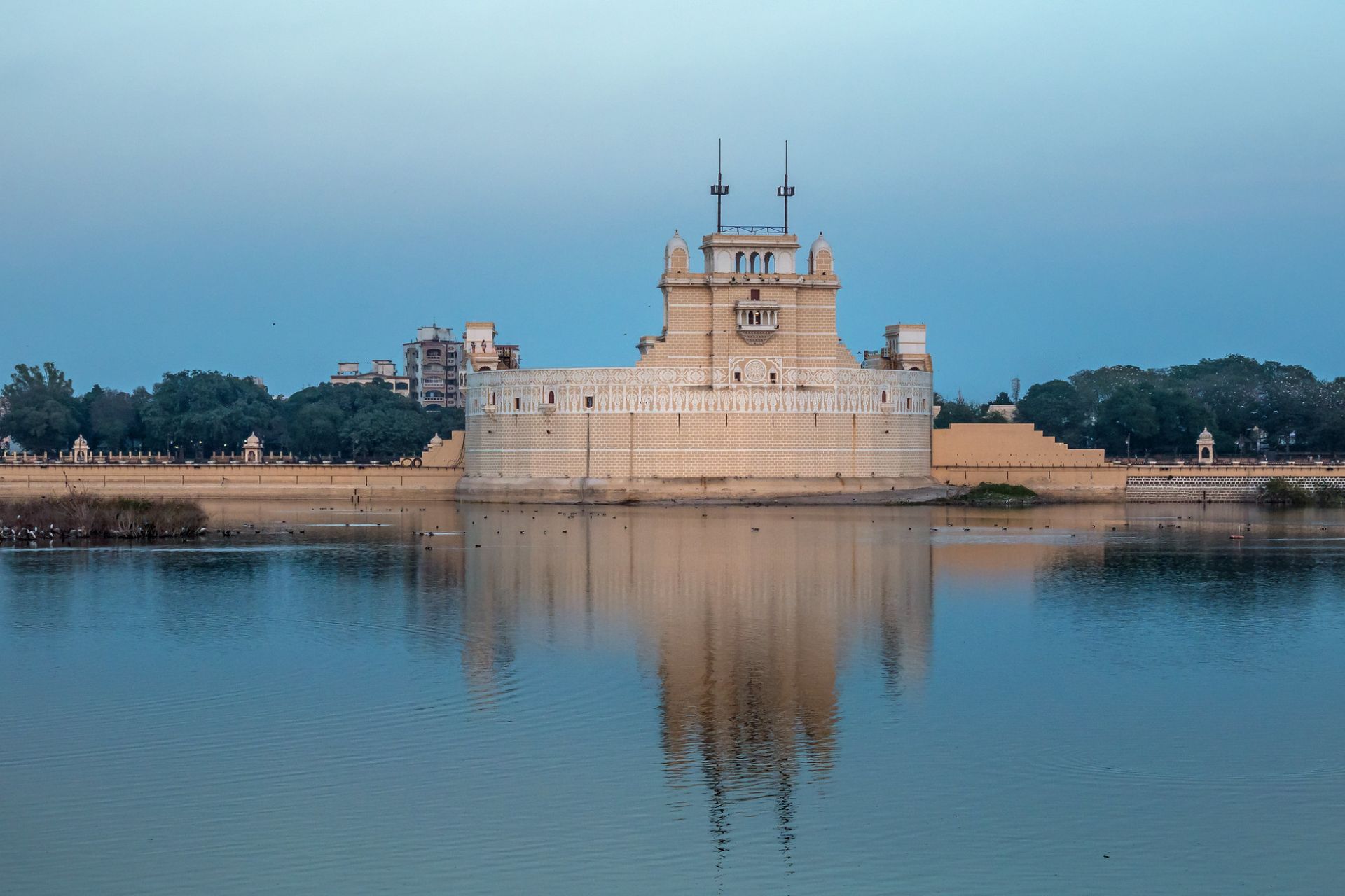 One Day Jamnagar Sightseeing Trip by Cab [Price & Itinerary]