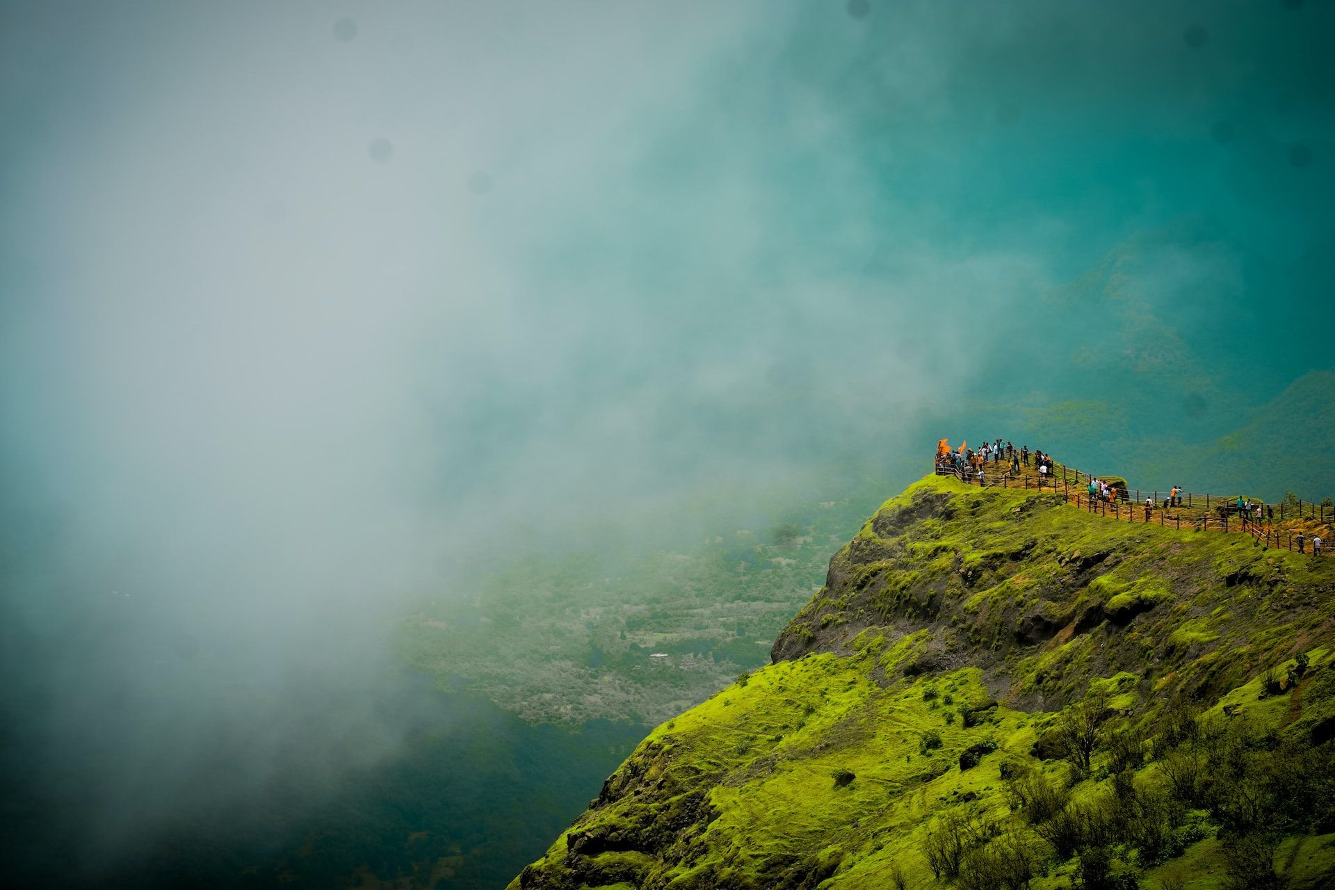 One Day Mumbai to Raigad Fort Trip by Cab [Price & Itinerary]